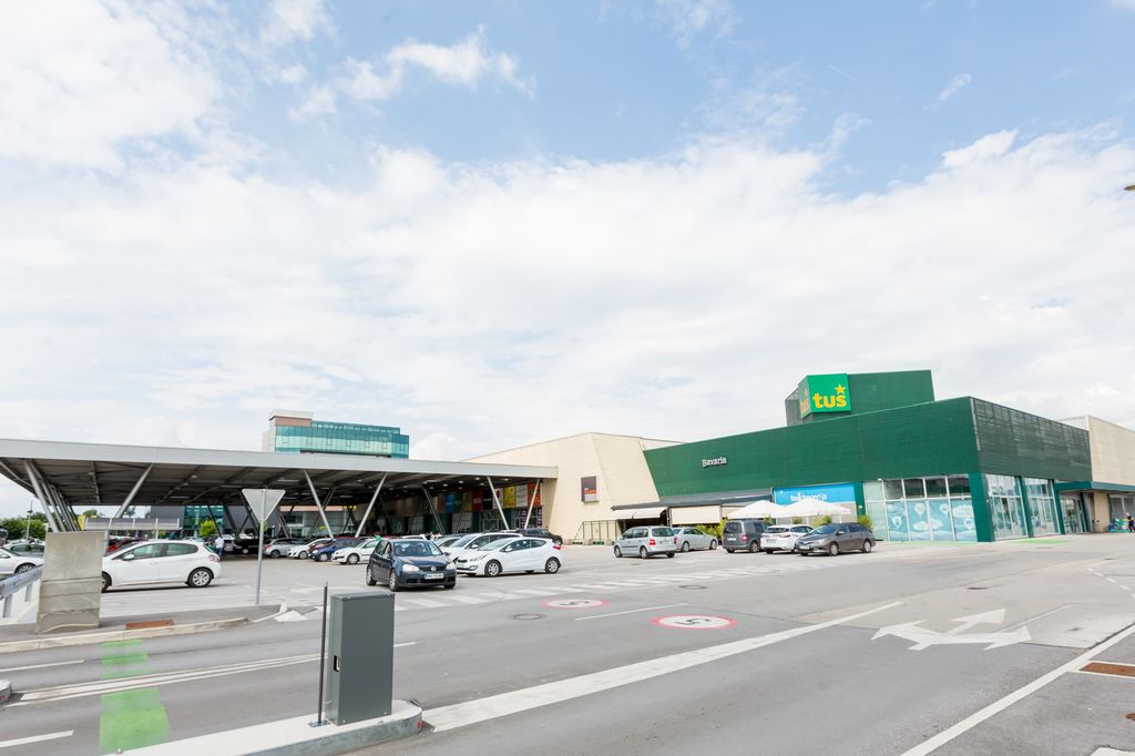 OC - Tuš supermarket Ljubljana BTC - delovni čas, naslov, telefon
